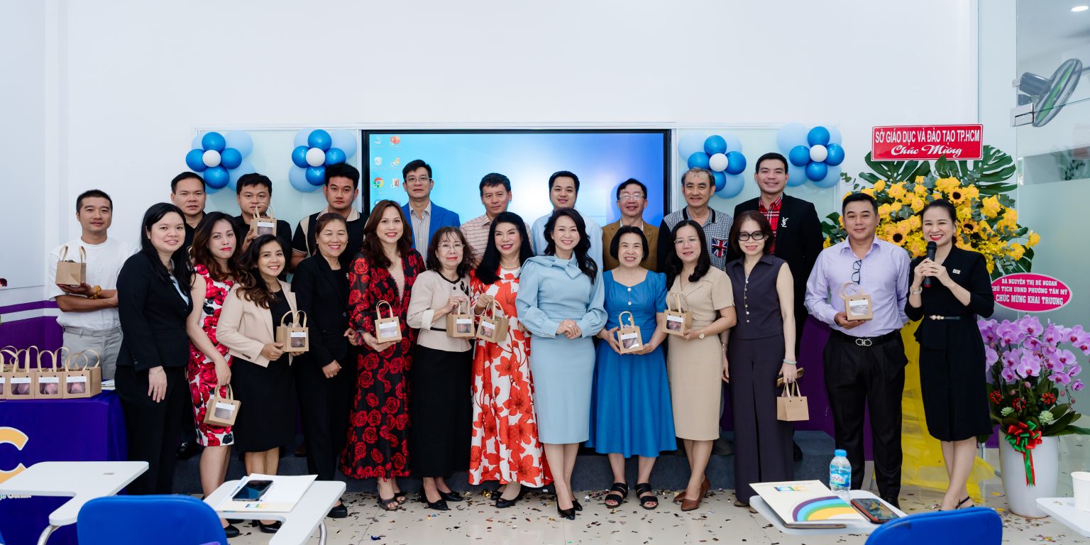 Lan tỏa tinh thần sống xanh cùng “Vườn Vì Việt Nam Xanh” tại sự kiện Khai trương Trung tâm Ngoại ...